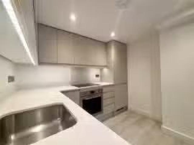 Property & Houses to Rent: Farnborough Road, Farnborough, Hamp.