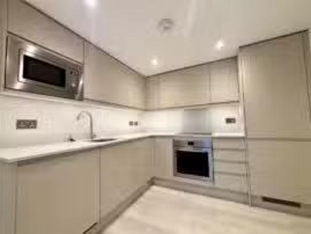Property & Houses to Rent: Farnborough Road, Farnborough, Hamp.