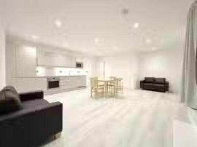 Property & Houses to Rent: Farnborough Road, Farnborough, Surrey