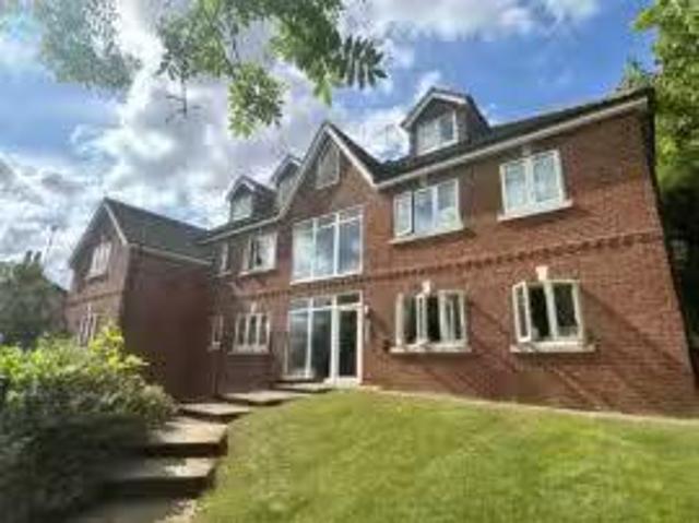 Property & Houses to Rent: Fourwinds, 18 Clockhouse Road, Farn.