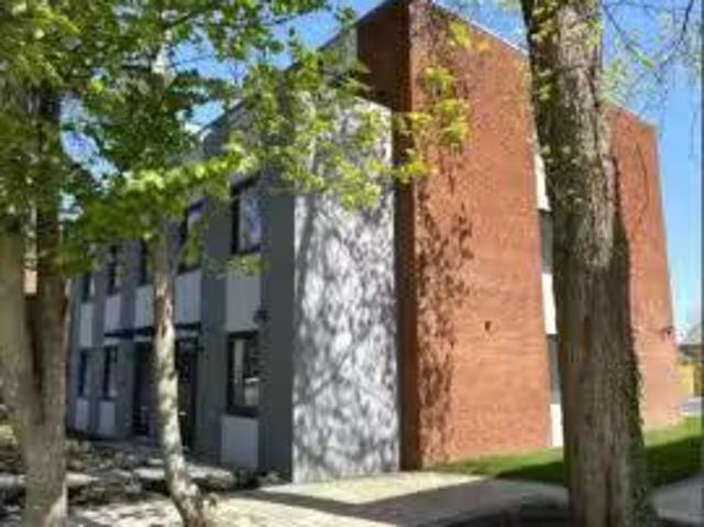 Property & Houses to Rent: Fleet Road, Fleet, Hampshire