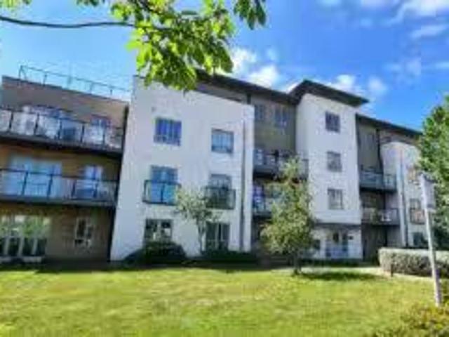 Property & Houses to Rent: Fleming Place, Bracknell, Berkshire