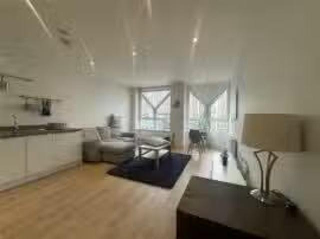 Property & Houses to Rent: High Street, Bracknell, Berkshire