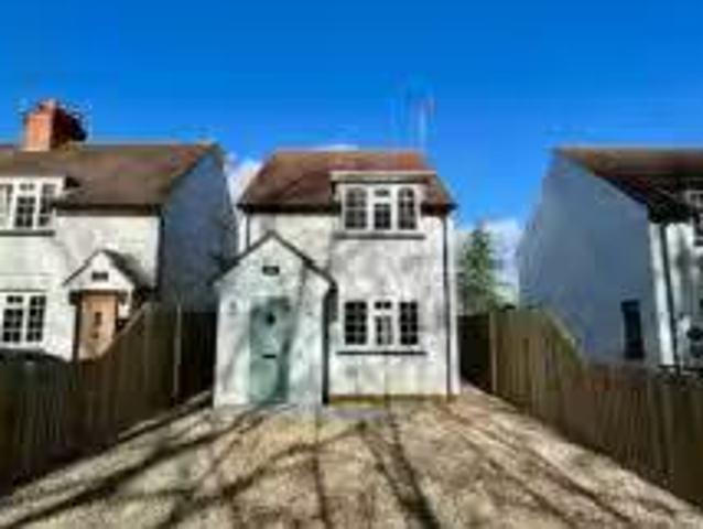 Property & Houses to Rent: Morris Street, Hook, Hampshire