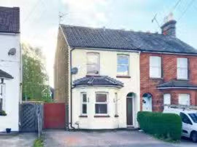 Property & Houses to Rent: North Lane, Aldershot, Hampshire