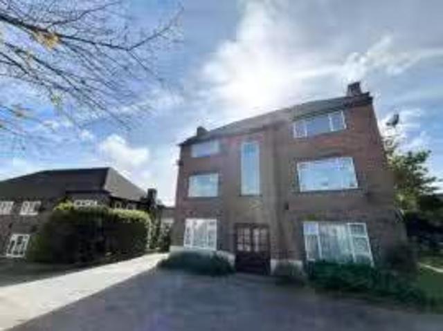 Property & Houses to Rent: Sandford Court, Aldershot, Hampshire