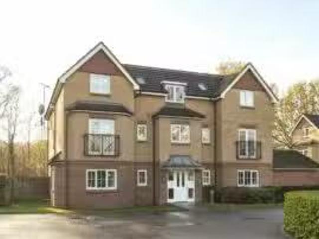 Property & Houses to Rent: St. Dominic Close, Farnborough, Ham.