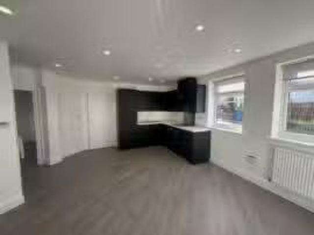 Property & Houses to Rent: St. Josephs Road, Aldershot, Hampsh.