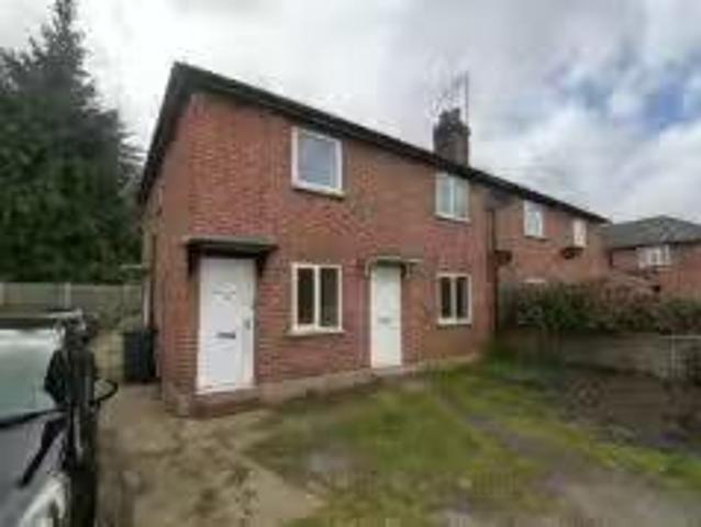 Property & Houses to Rent: Surrey Avenue, Camberley, Surrey