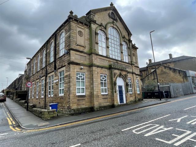 Property in Temperance Hall, LEEDS
