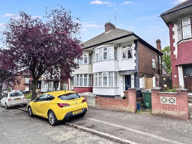 Property in The Risings, Walthamstow, E17:3 room house to let in The Risings, Walthamstow, E17