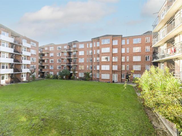 Property in Townshend Court, London, St Johns Wood, NW8 6LB