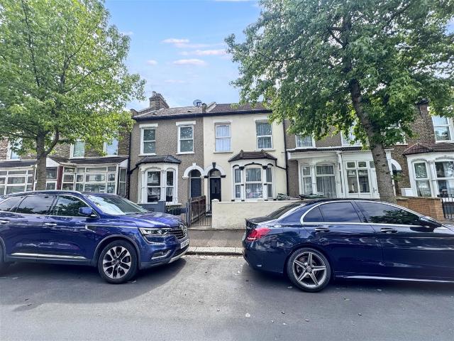 Property in Westdown Road, Stratford, E15:4 room house to let in Westdown Road, Stratford, E15