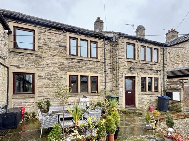 Property in Breaks Fold, Wyke, Bradford, BD12 9EU