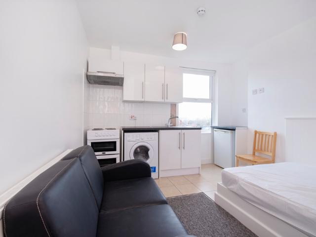 Property in Chamberlayne Road, Kensal Rise, London, NW10 3ND