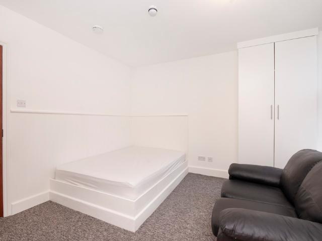 Property in Chamberlayne Road, Kensal Rise, London, NW10 3ND