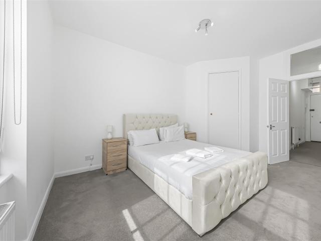 Property in Grove End Road, London, NW8 9HR
