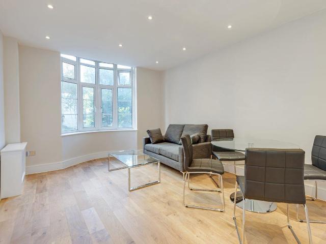 Property in Grove End Road, London, NW8 9LN