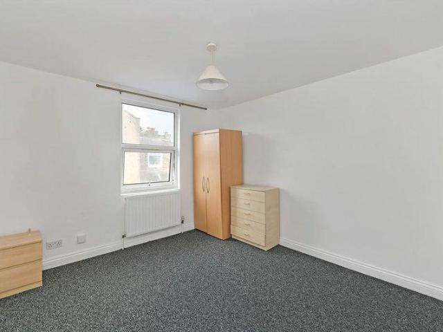 Property in High Road Leyton, London, E15 2DE