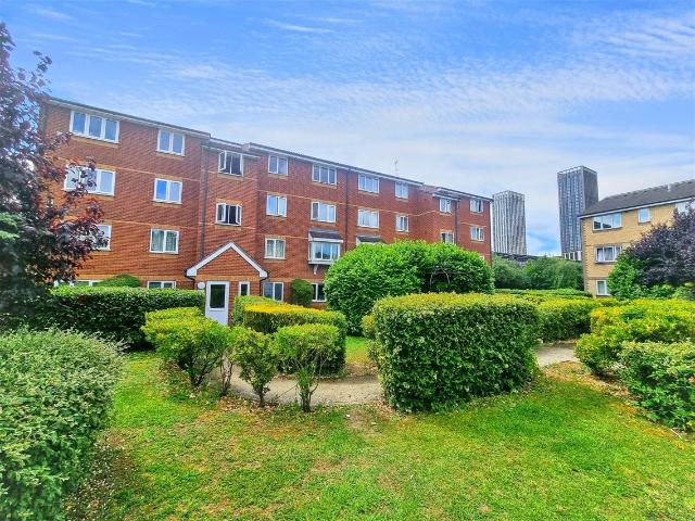 Property in Jack Clow Road, West Ham, E15:2 room apartment to let in Jack Clow Road, West Ham, E15