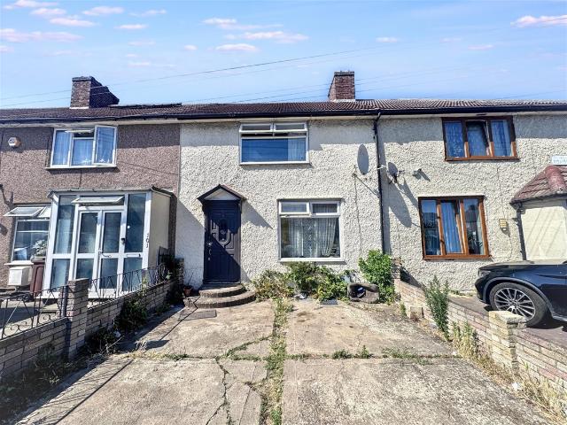 Property in Romsey Road, Dagenham, RM9:3 room house to let in Romsey Road, Dagenham, RM9