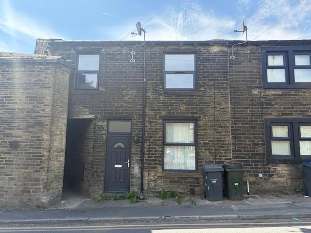 Property in Roper Lane, Bradford, West Yorkshire, BD13 2DQ