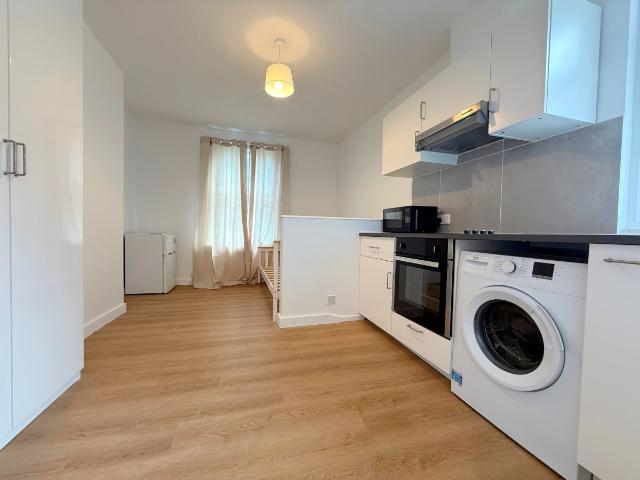 Property in Station Road, Harrow, HA1
