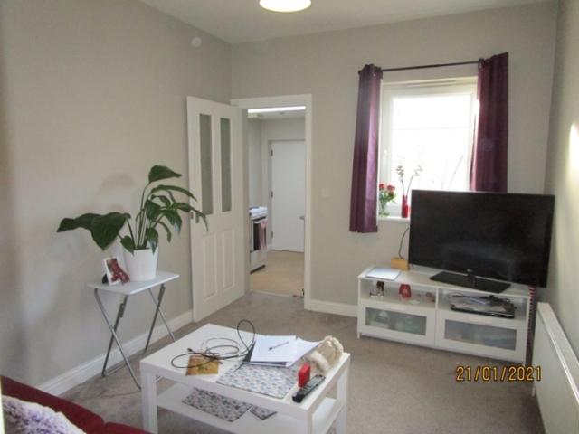 Property Listing Details Super Flat Close to Town £695 pcm