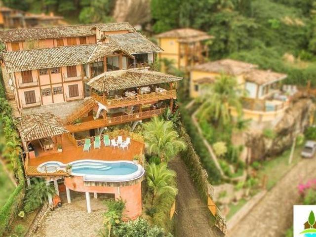 Propriedade Cinematográfica em Ilhabela, próximo a Vila, com vista panorâmica
