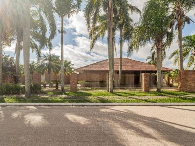 Propriedade com múltiplas possibilidades em terreno duplo – Laranjal