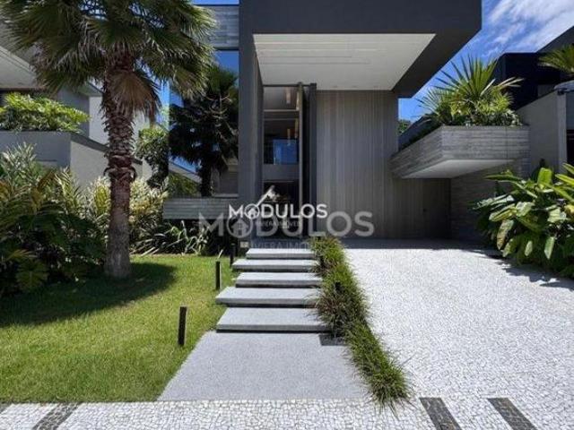 Propriedade de alto padrão com 6 suítes à venda, 348 m² por R$ 8.900.000,00