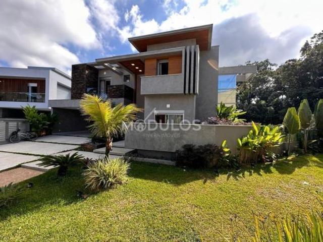 Propriedade de alto padrão com projeto contemporâneo disponível para venda