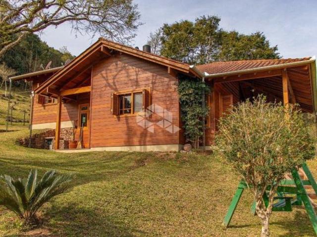 Propriedade Rural com casa, piscina e açude