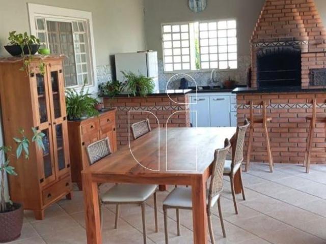 Propriedade Rural em Marília · 2 Quartos · Piscina e Área de Lazer