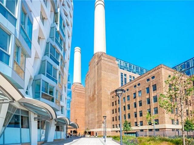 Prospect Way, London, SW11 2 bed apartment to rent £4,900 pcm £1,131 pw
