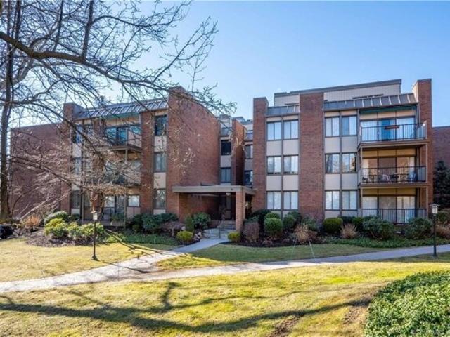 Prospect Ave Apt B, West Hartford, Condo For Sale