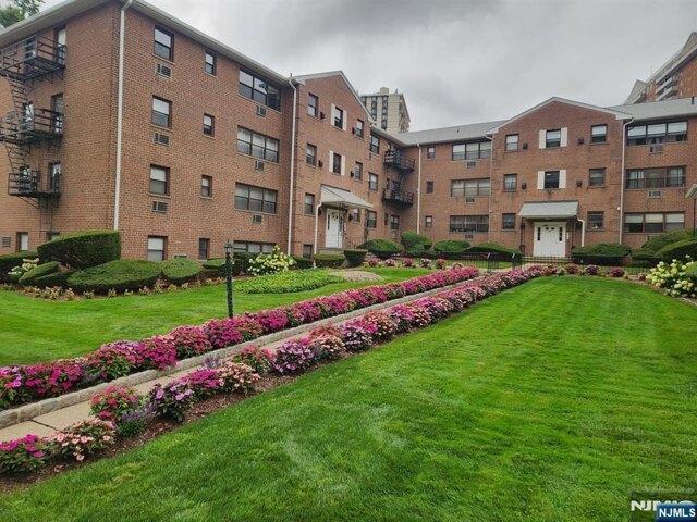 Prospect Ave Apt C, Hackensack, Condo For Sale