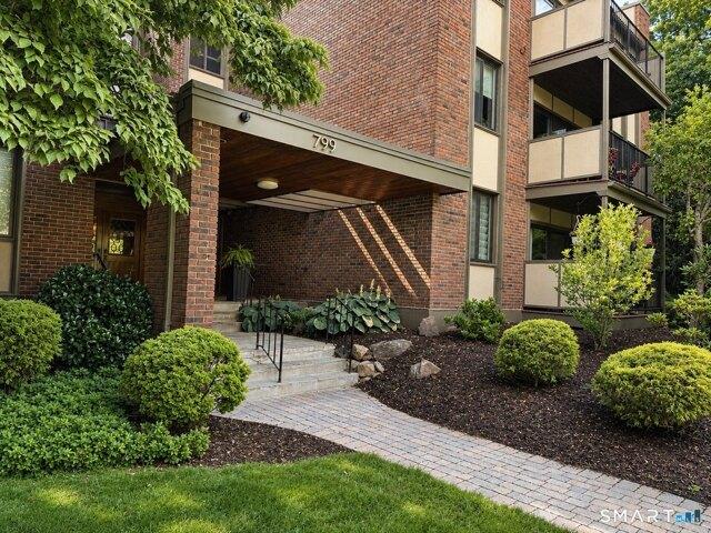 Prospect Ave Apt C, West Hartford, Condo For Sale