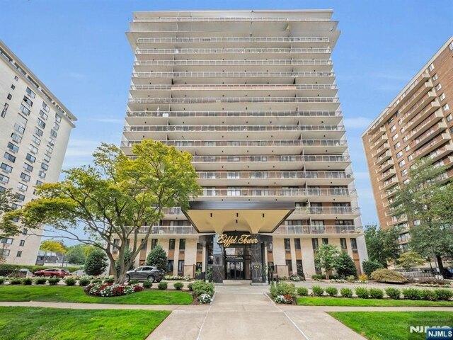 Prospect Ave Apt D, Hackensack, Property For Sale