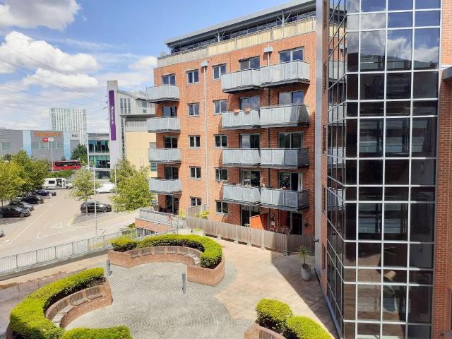 Prospect House, Chapter Way, London SW19 1 bed flat to rent £1,700 pcm £392 pw