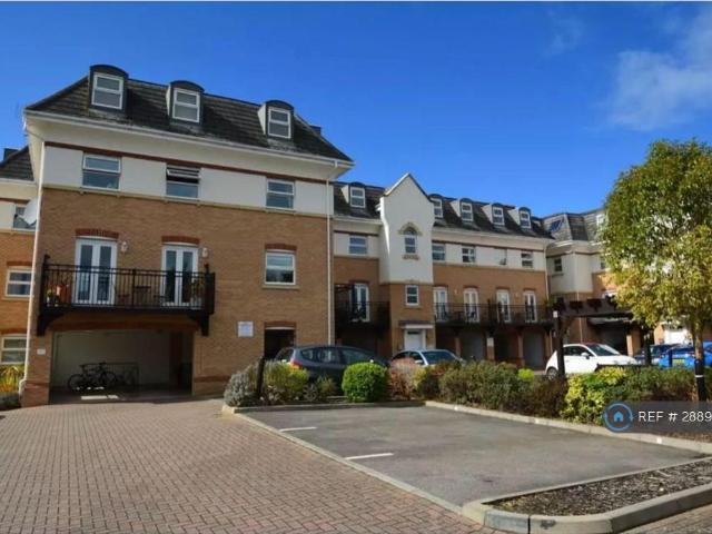 Prospect Place, Woking, GU22 2 bed flat to rent £1,680 pcm £388 pw