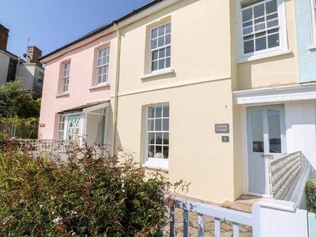 Prospect Place, Falmouth TR11 3 bed cottage to rent £1,895 pcm £437 pw