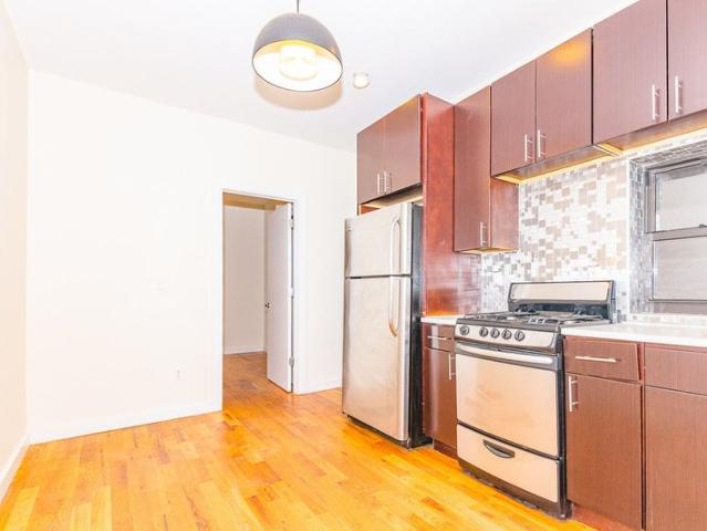 Prospect Place! Spacious rooms, 1.5 bath, laundry