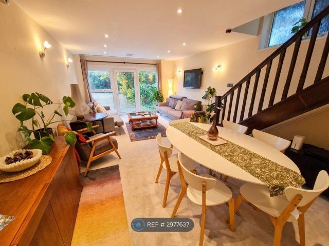 Prospect Road, Barnet EN5, 2 bed end terrace house to rent, £2,495 pcm | PrimeLocation
