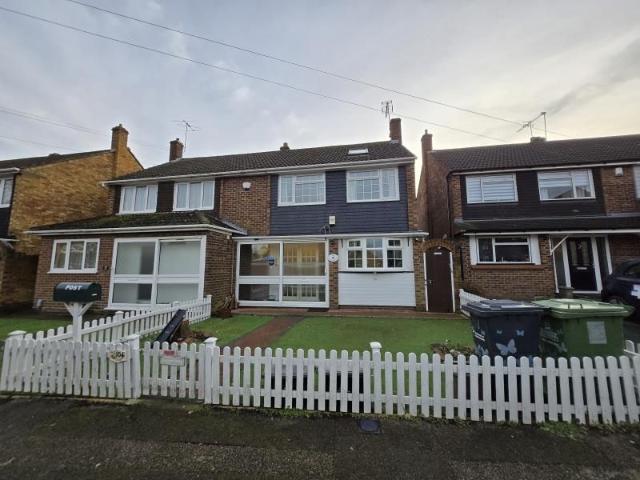 Prospect Road, Cheshunt EN8, 3 bed property to rent, £2,100 pcm | PrimeLocation