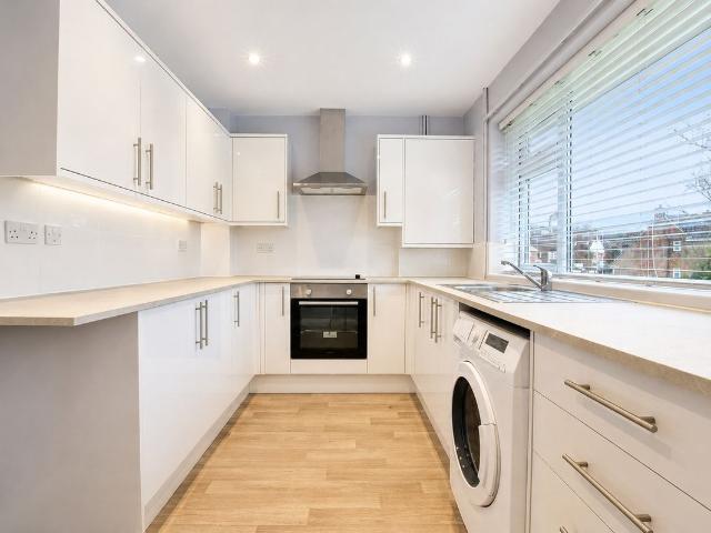 Prospect Road, Farnborough, Hampshire GU14, 2 bed flat to rent, £1,350 pcm | PrimeLocation