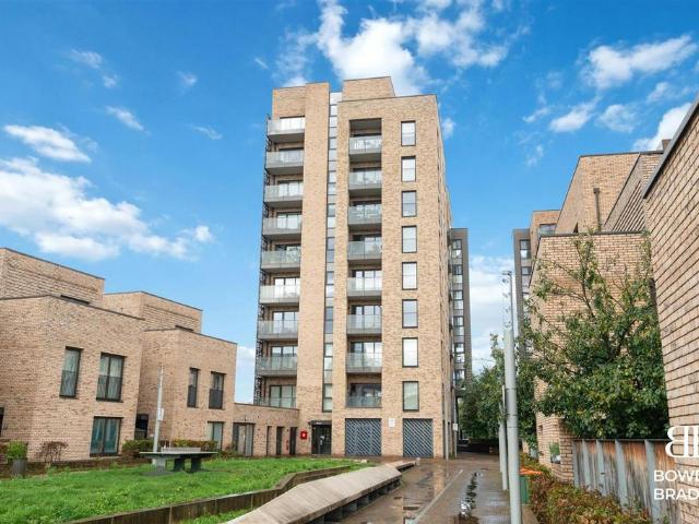 Prospect Row, Mogul Building, E15 2 bed apartment to rent £2,750 pcm £635 pw