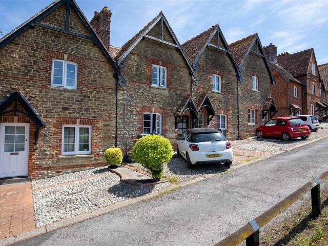 Prospect Square, Westbury BA13, 2 bed terraced house to rent, £950 pcm | PrimeLocation