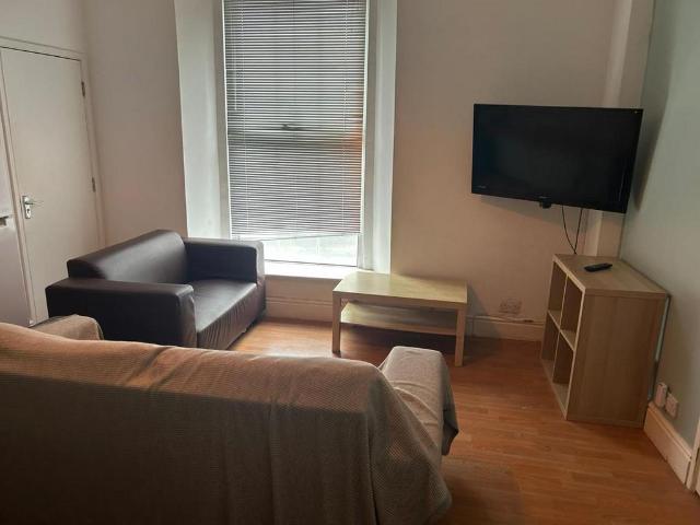 Prospect Street, Flat 1, Plymouth PL4 2 bed flat to rent £1,569 pcm £362 pw