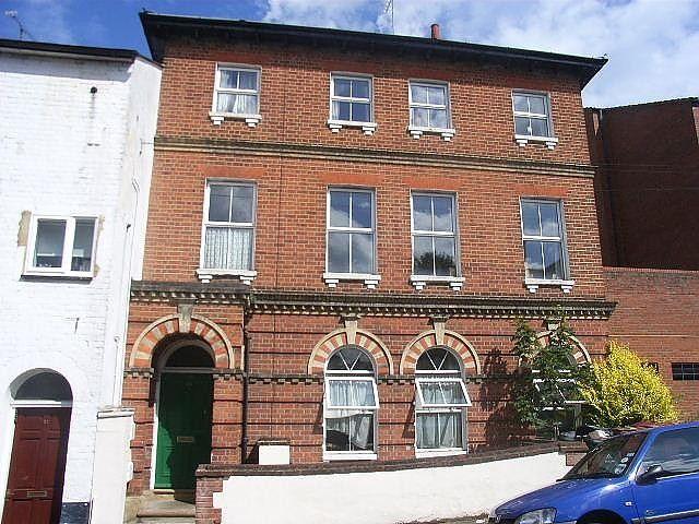 Prospect Street, Reading RG1, 2 bed flat to rent, £1,300 pcm | PrimeLocation